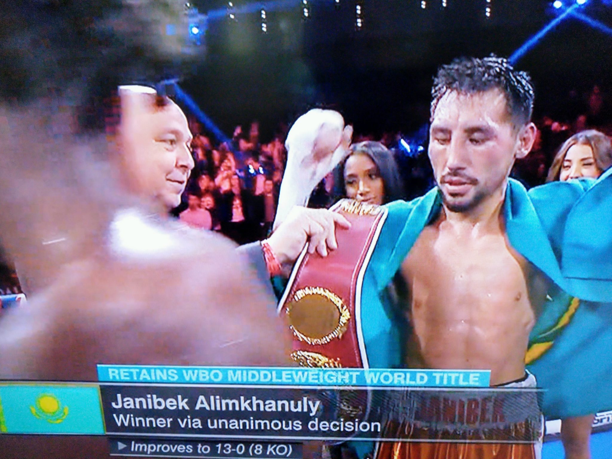 ジャニベク・アリムハヌリ、強打不発で大苦戦 VSデンゼル・ベントレー（WBO世界ミドル級タイトルマッチ） | わしのボクシングブログ「わしボク」